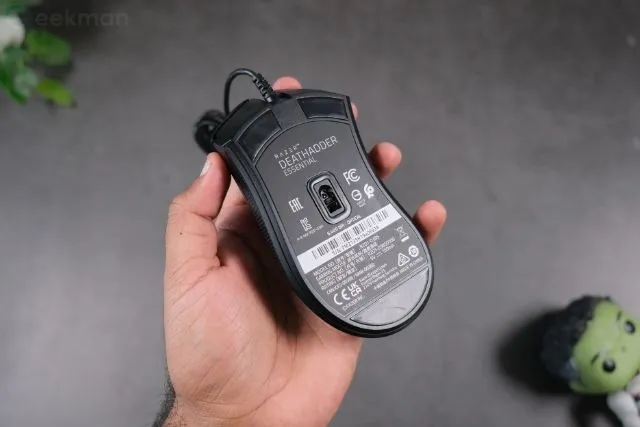 Razer DeathAdder Essential Gaming Mouse Review With Pros & Cons