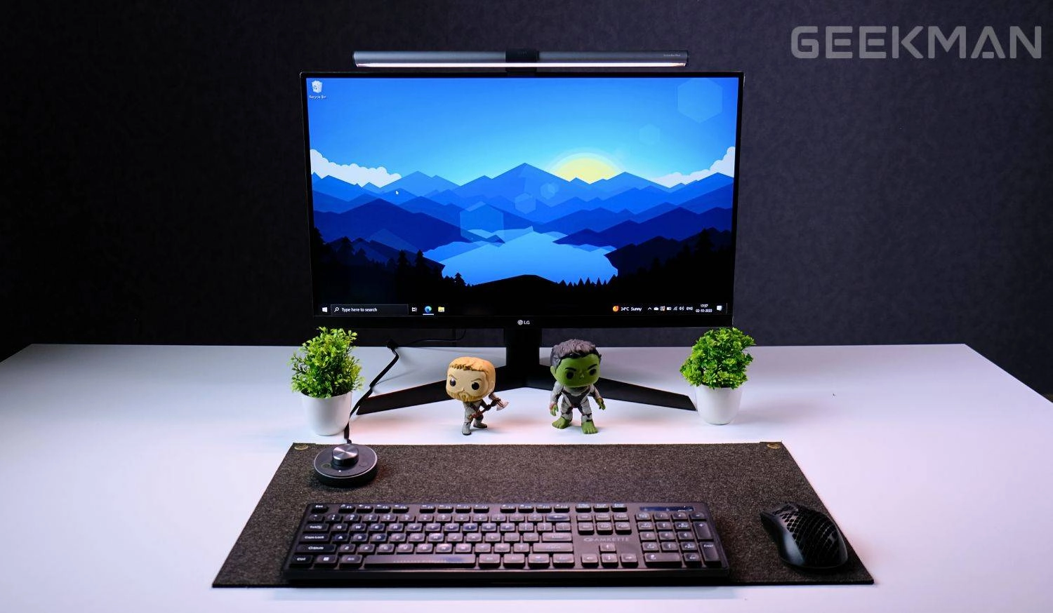 BenQ ScreenBar Plus review, Highly Recommended To Geeks