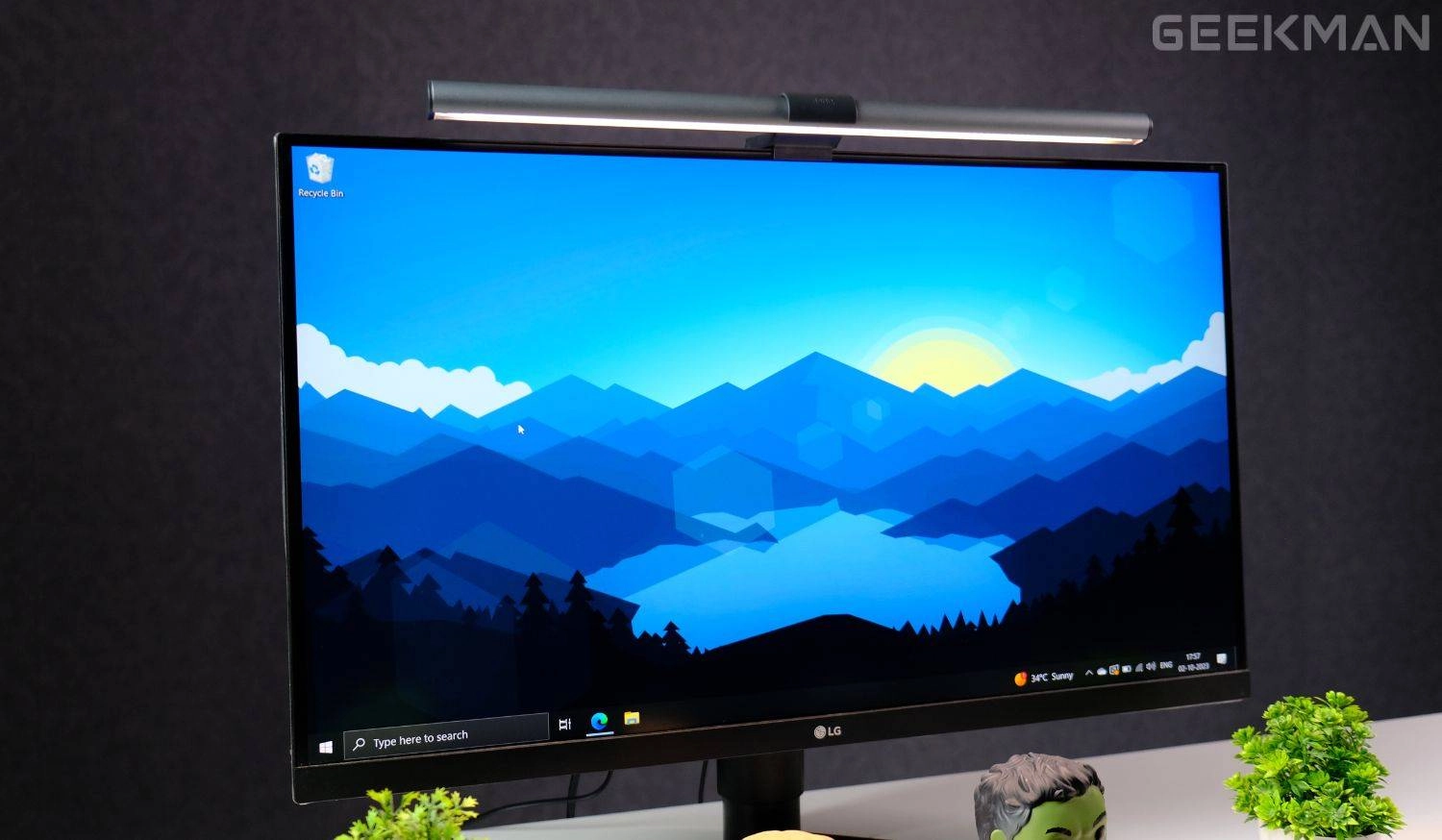 BenQ ScreenBar Plus review, Highly Recommended To Geeks