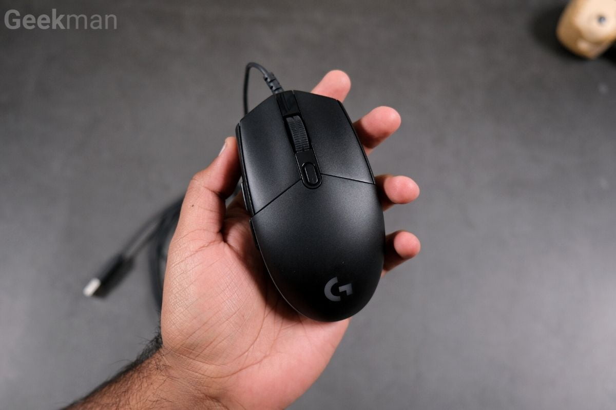 Logitech G102 Light Sync Review With Pros & Cons, Best Budget Gaming Mouse?
